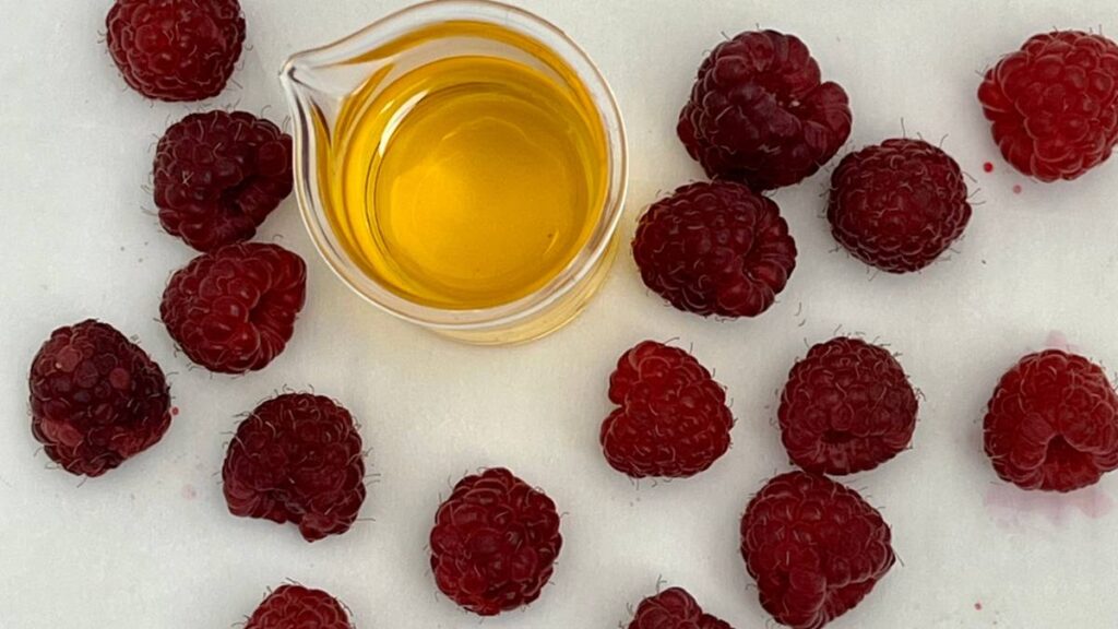 Raspberry Seed Oil for Skincare: A Light Touch with Deep Nourishment ...